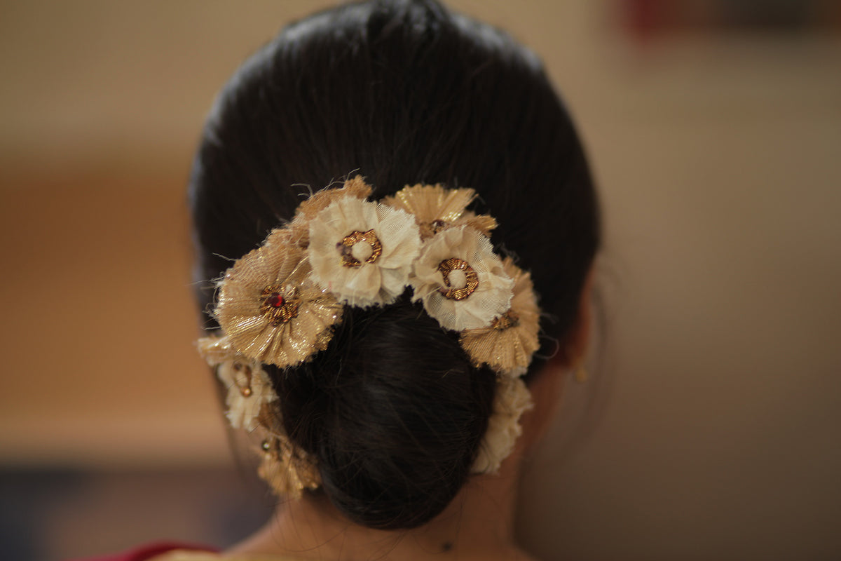 How to wear your gajra – Pure Ghee Designs